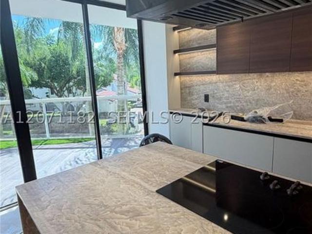 Luxury apartment complex for rent in Aventura, Florida