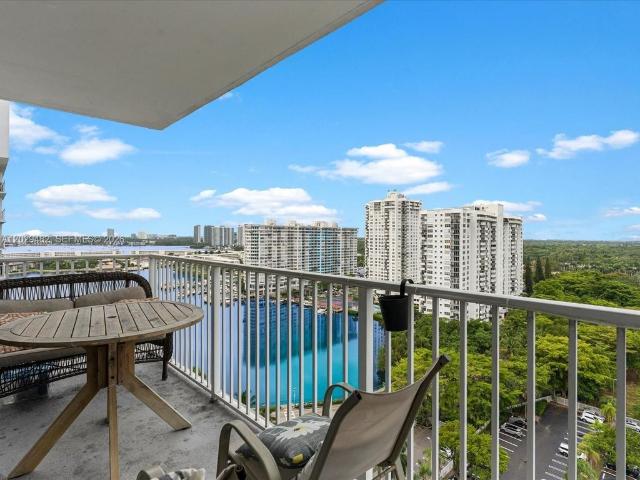 Luxury apartment complex for rent in Aventura, Florida