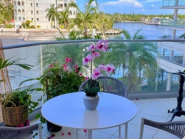 Luxury apartment complex for rent in Aventura, Florida