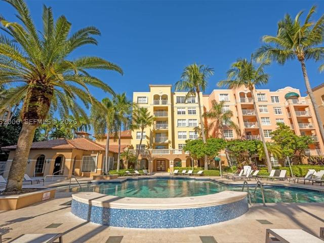 Luxury apartment complex for rent in Aventura, Florida