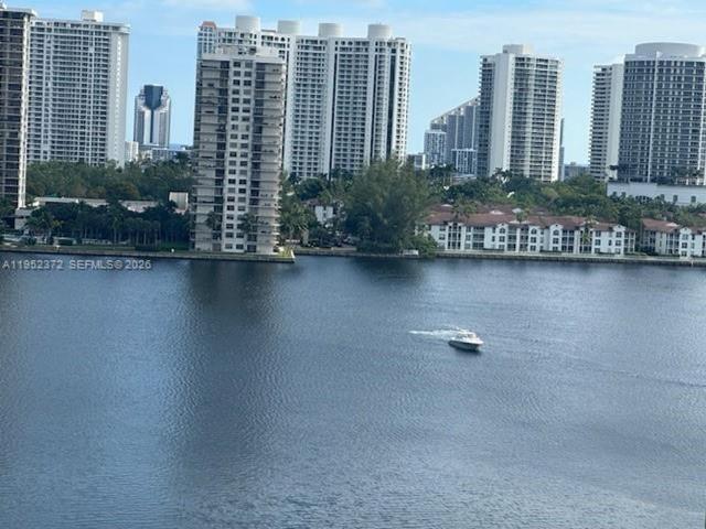 Luxury apartment complex for rent in Aventura, Florida