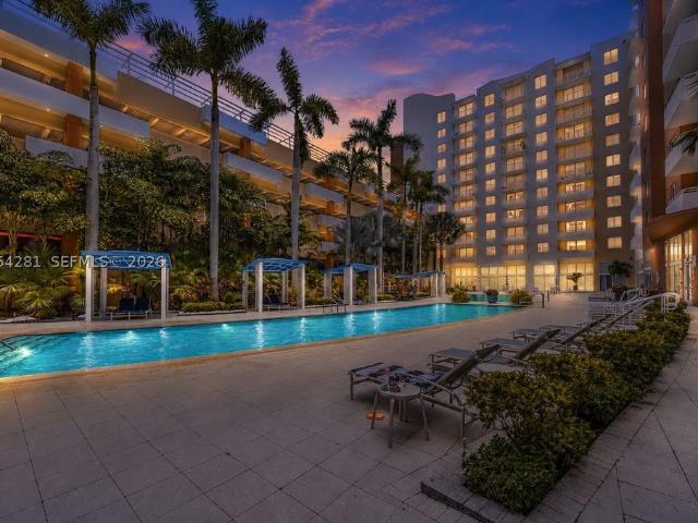 Luxury apartment complex for rent in Aventura, Florida