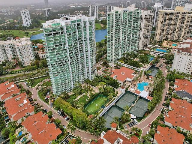 Luxury apartment complex for rent in Aventura, Florida