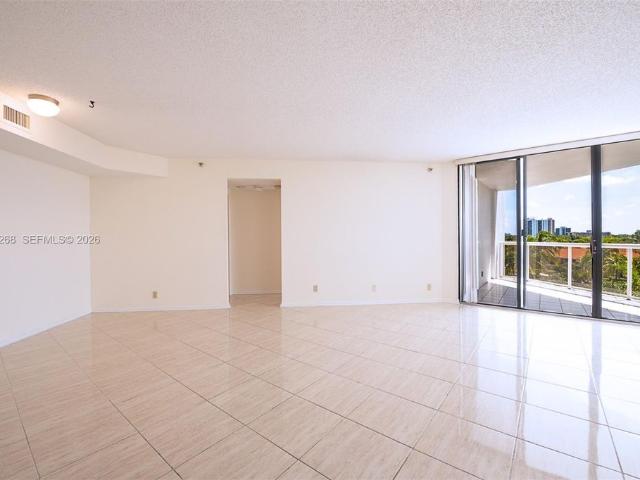 Luxury apartment complex for rent in Aventura, Florida