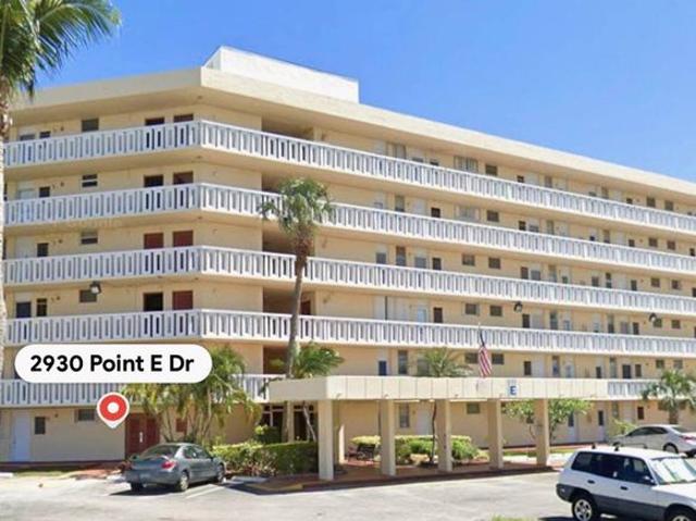 Luxury apartment complex for rent in Aventura, Florida