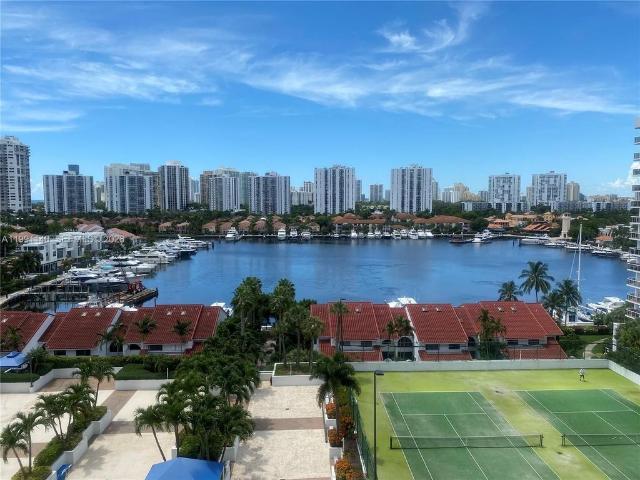 Luxury apartment complex for rent in Aventura, Florida