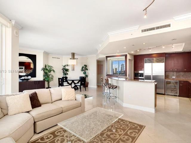 Luxury apartment complex for rent in Aventura, Florida