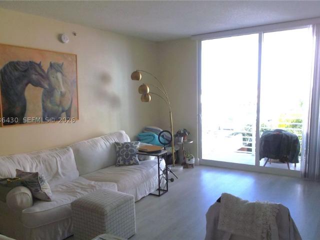 Luxury apartment complex for rent in Aventura, Florida