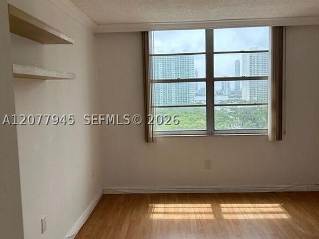 Luxury apartment complex for rent in Aventura, Florida