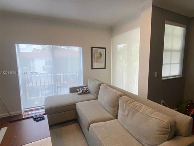 Luxury apartment complex for rent in Aventura, Florida
