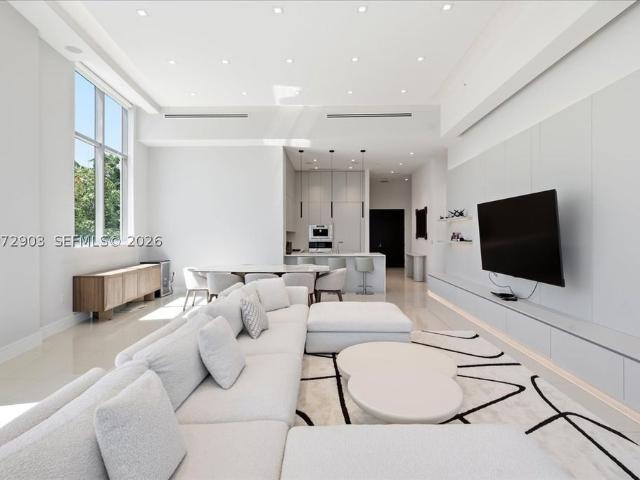 Luxury apartment complex for rent in Aventura, Florida