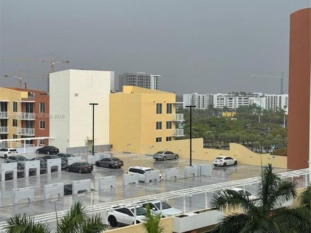 Luxury apartment complex for rent in Aventura, Florida