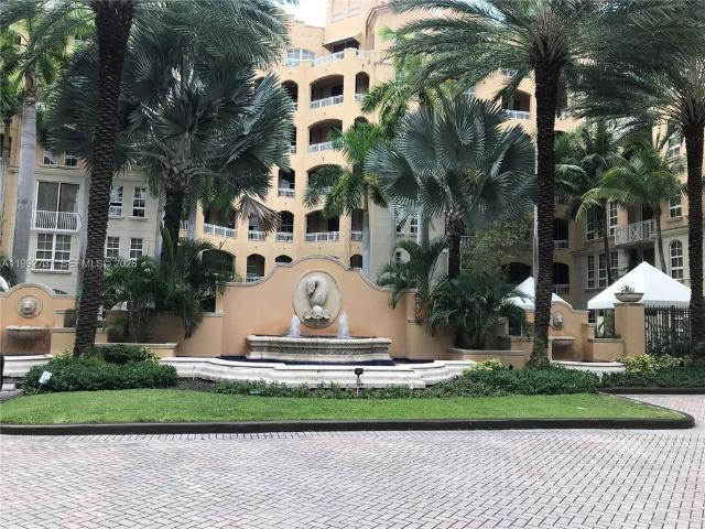Luxury apartment complex for rent in Aventura, Florida