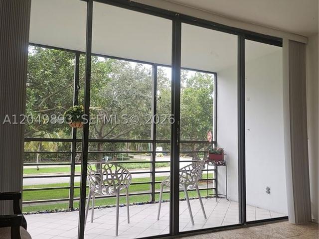 Luxury apartment complex for rent in Aventura, Florida