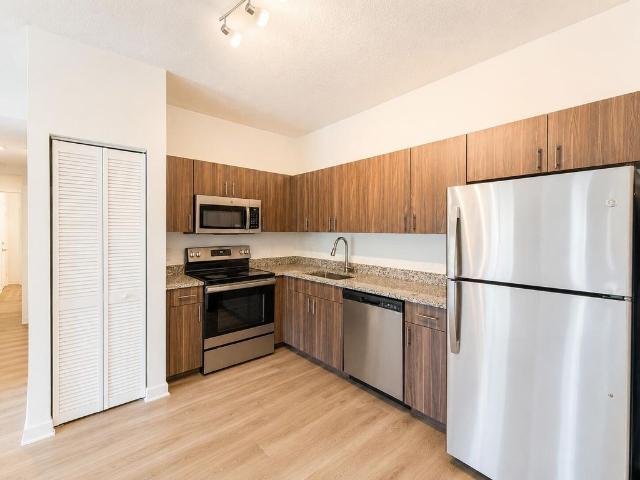 Luxury apartment complex for rent in Aventura, Florida