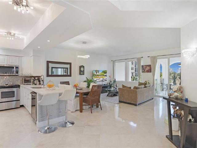Luxury apartment complex for rent in Aventura, Florida