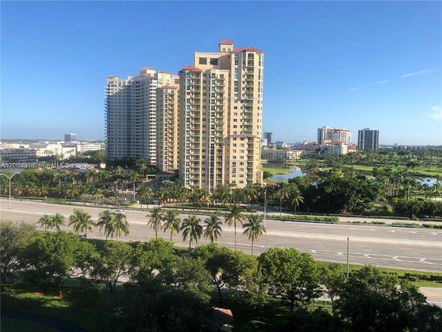 Luxury apartment complex for rent in Aventura, Florida