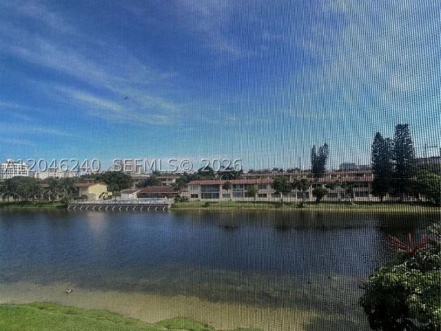 Luxury apartment complex for rent in Aventura, Florida