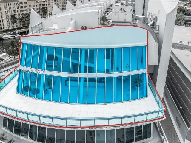 Luxury apartment complex for rent in Aventura, Florida