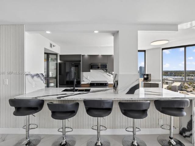 Luxury apartment complex for rent in Aventura, Florida