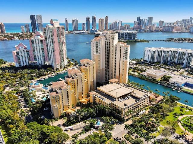 Luxury apartment complex for rent in Aventura, Florida
