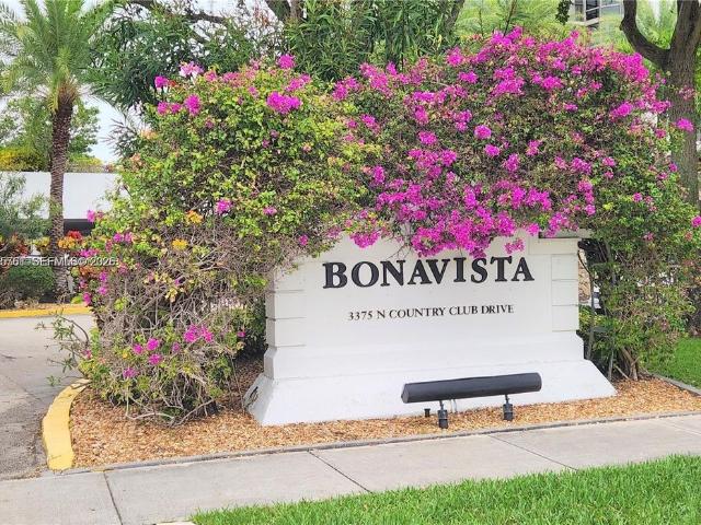 Luxury apartment complex for rent in Aventura, Florida