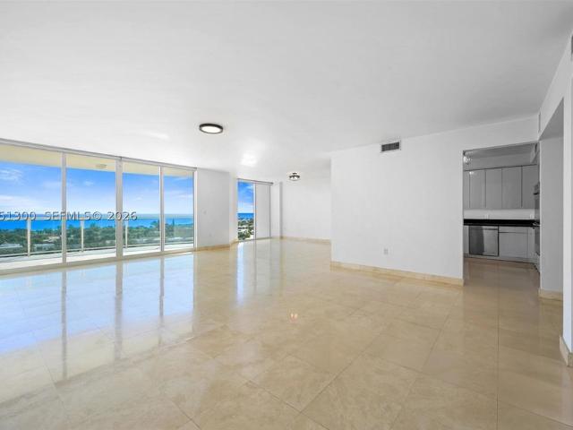 Luxury apartment complex for rent in Aventura, Florida