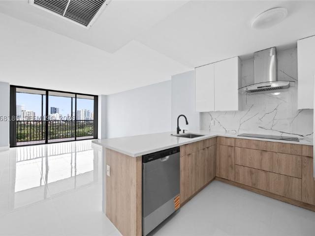 Luxury apartment complex for rent in Aventura, Florida