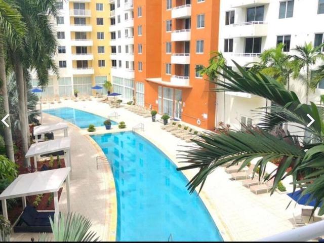 Luxury apartment complex for rent in Aventura, Florida