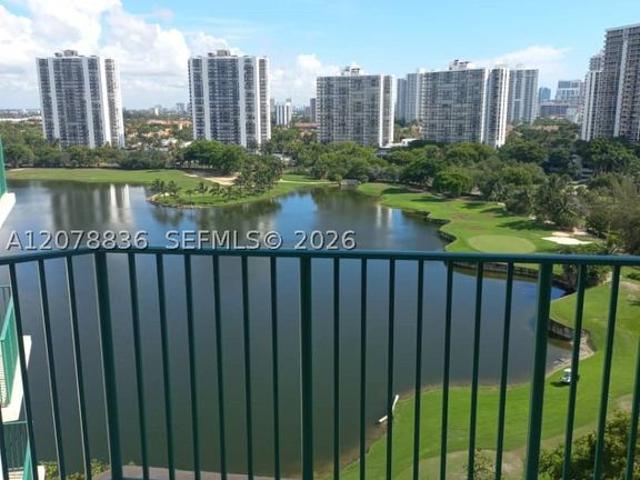 Luxury apartment complex for rent in Aventura, Florida