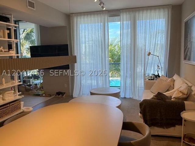 Luxury apartment complex for rent in Aventura, Florida