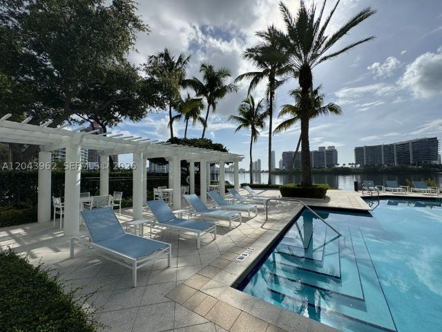 Luxury apartment complex for rent in Aventura, Florida