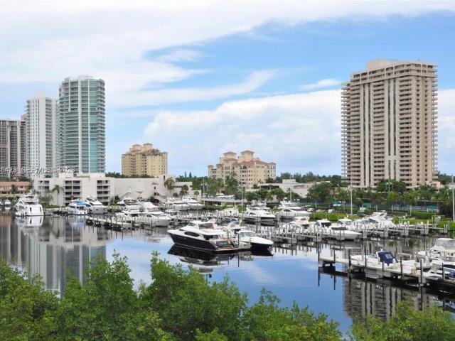 Luxury apartment complex for rent in Aventura, Florida