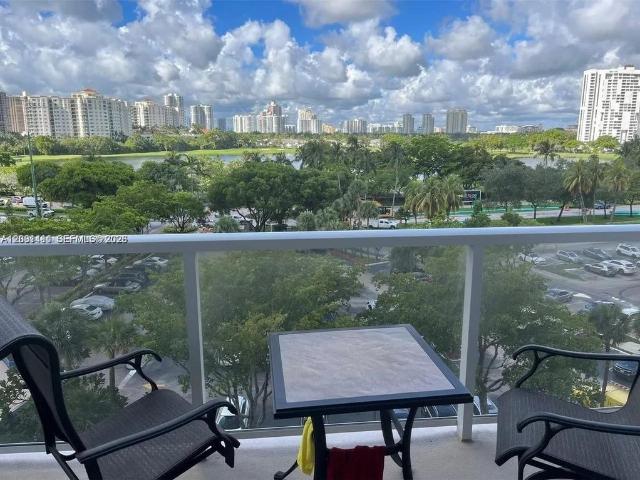 Luxury apartment complex for rent in Aventura, Florida
