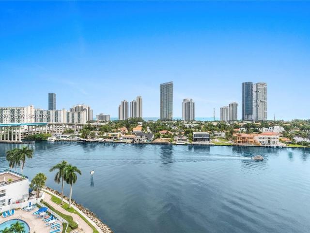 Luxury apartment complex for rent in Aventura, Florida
