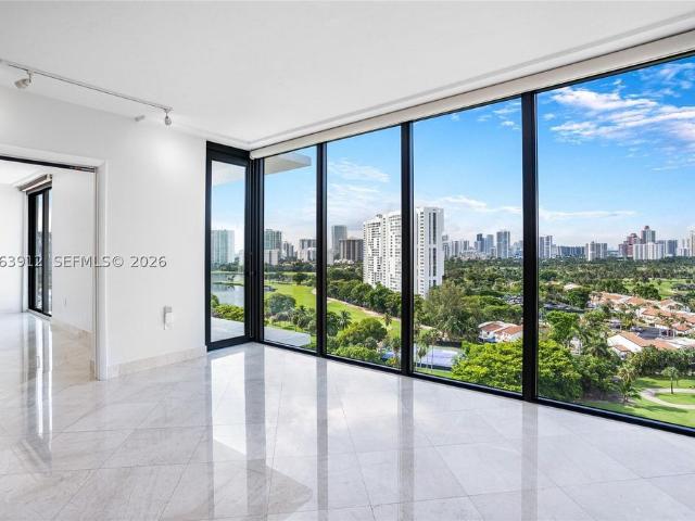 Luxury apartment complex for rent in Aventura, Florida