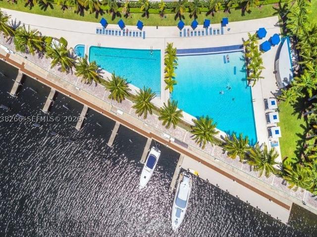 Luxury apartment complex for rent in Aventura, Florida