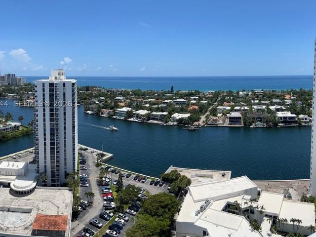 Luxury apartment complex for rent in Aventura, Florida
