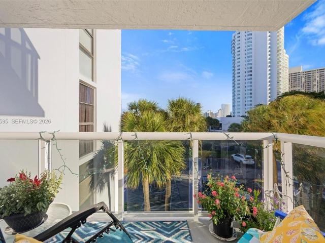 Luxury apartment complex for rent in Aventura, Florida