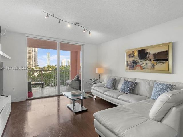 Luxury apartment complex for rent in Aventura, Florida