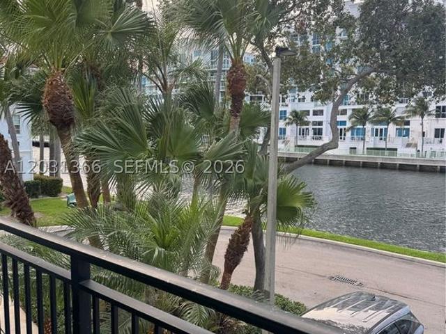 Luxury apartment complex for rent in Aventura, Florida