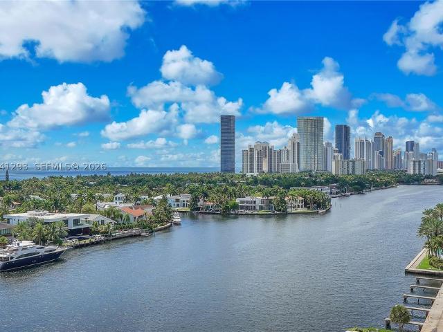 Luxury apartment complex for rent in Aventura, Florida
