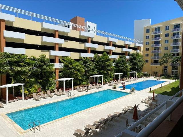 Luxury apartment complex for rent in Aventura, Florida