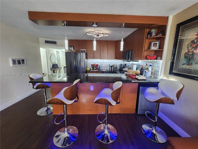 Luxury apartment complex for rent in Aventura, Florida