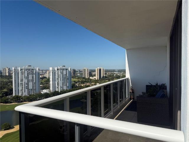 Luxury apartment complex for rent in Aventura, Florida