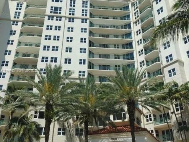 Luxury apartment complex for rent in Aventura, Florida