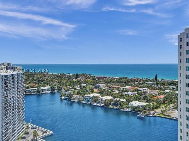 Luxury apartment complex for rent in Aventura, Florida