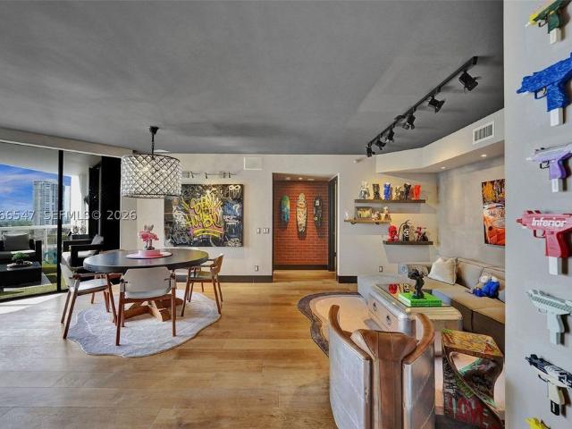 Luxury apartment complex for rent in Aventura, Florida