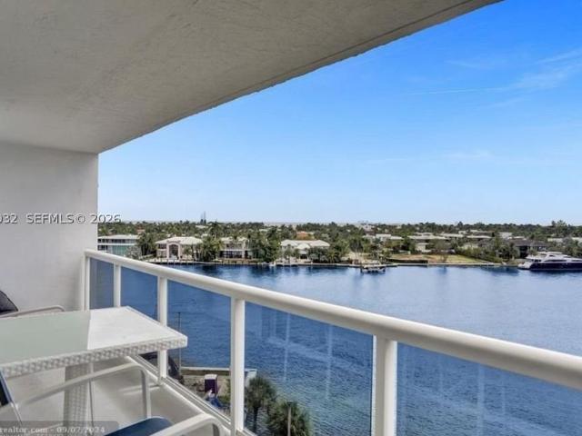 Luxury apartment complex for rent in Aventura, Florida