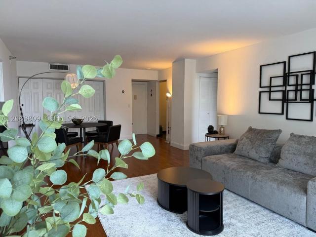 Luxury apartment complex for rent in Aventura, Florida